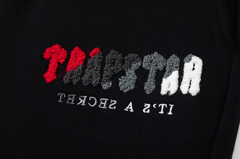 Trapstar red Tracksuit It’s a Secret black - Rainbow Sneakers