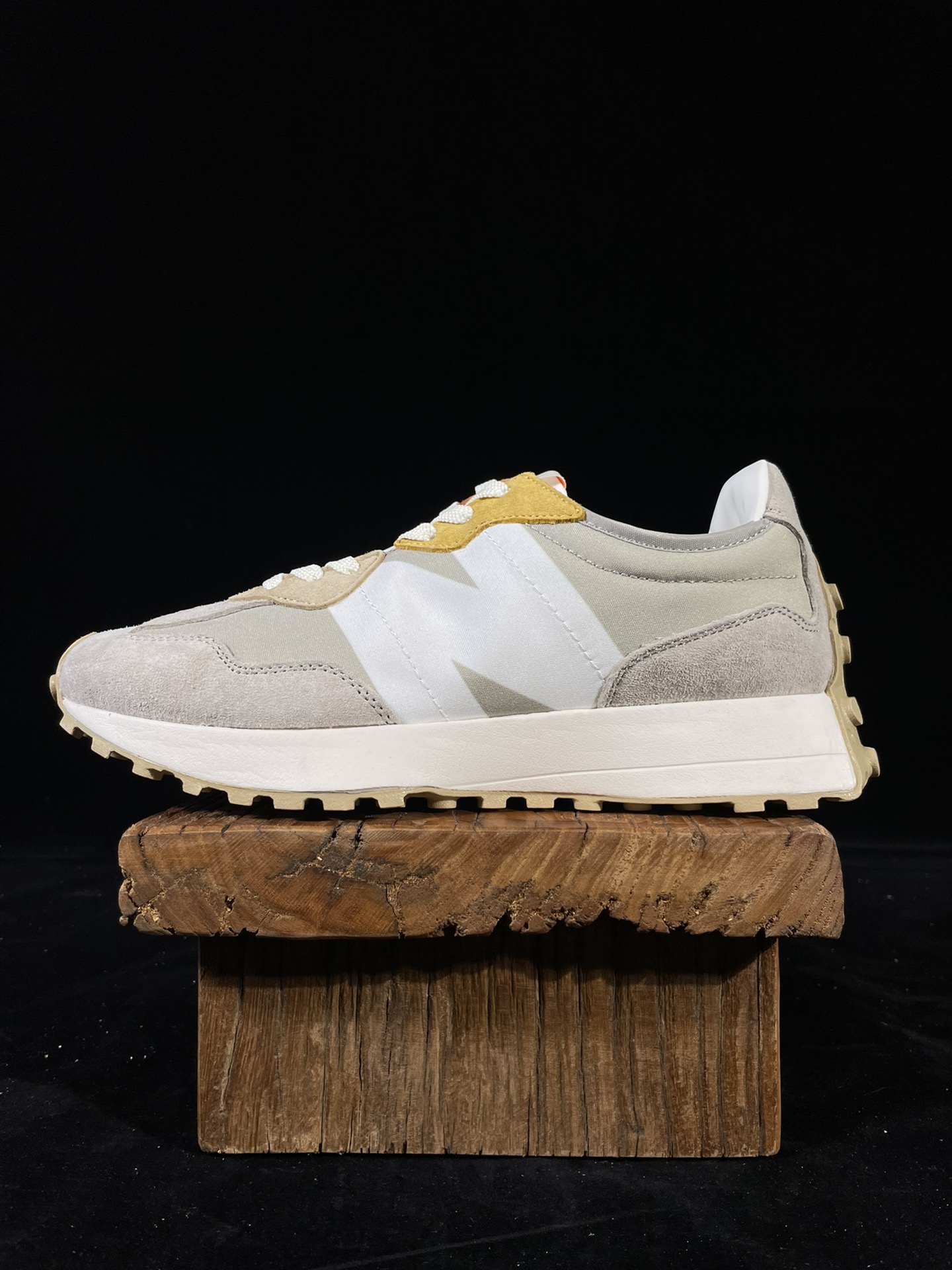 NB 327 BEIGE/YELLOW - Rainbow Sneakers